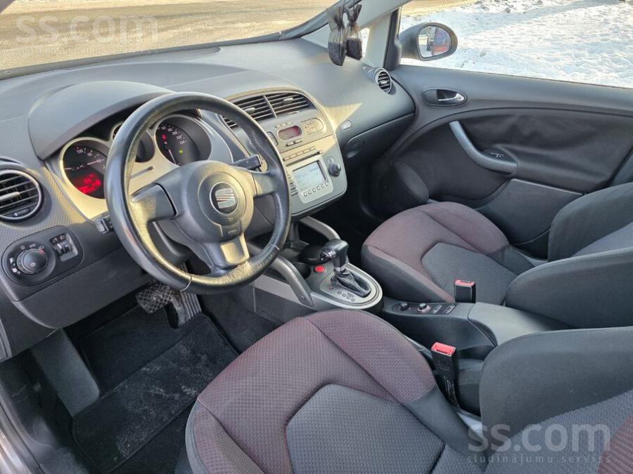 Pelēks SEAT Toledo 2004 Ventspils, ar dzinēja tilpumu 2.00 L un nobraukumu 229 tūkst. km par 2300 €, foto 10 vietnē AUTOMOTO.COM.LV