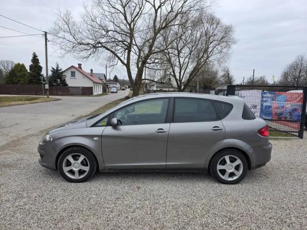 Pelēks SEAT Toledo 2004 Ventspils, ar dzinēja tilpumu 2.00 L un nobraukumu 229 tūkst. km par 1500 €, foto 4 vietnē AUTOMOTO.COM.LV