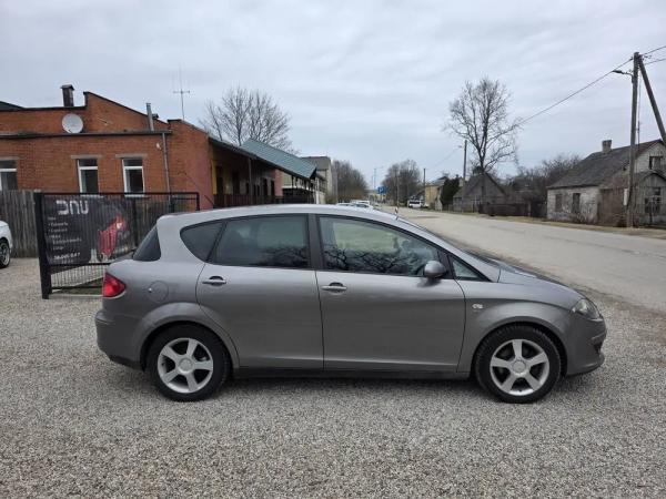 Pelēks SEAT Toledo 2004 Ventspils, ar dzinēja tilpumu 2.00 L un nobraukumu 229 tūkst. km par 1500 €, foto 5 vietnē AUTOMOTO.COM.LV