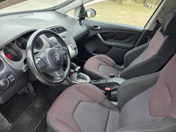 Pelēks SEAT Toledo 2004 Ventspils, ar dzinēja tilpumu 2.00 L un nobraukumu 229 tūkst. km par 1500 €, foto 10 vietnē AUTOMOTO.COM.LV