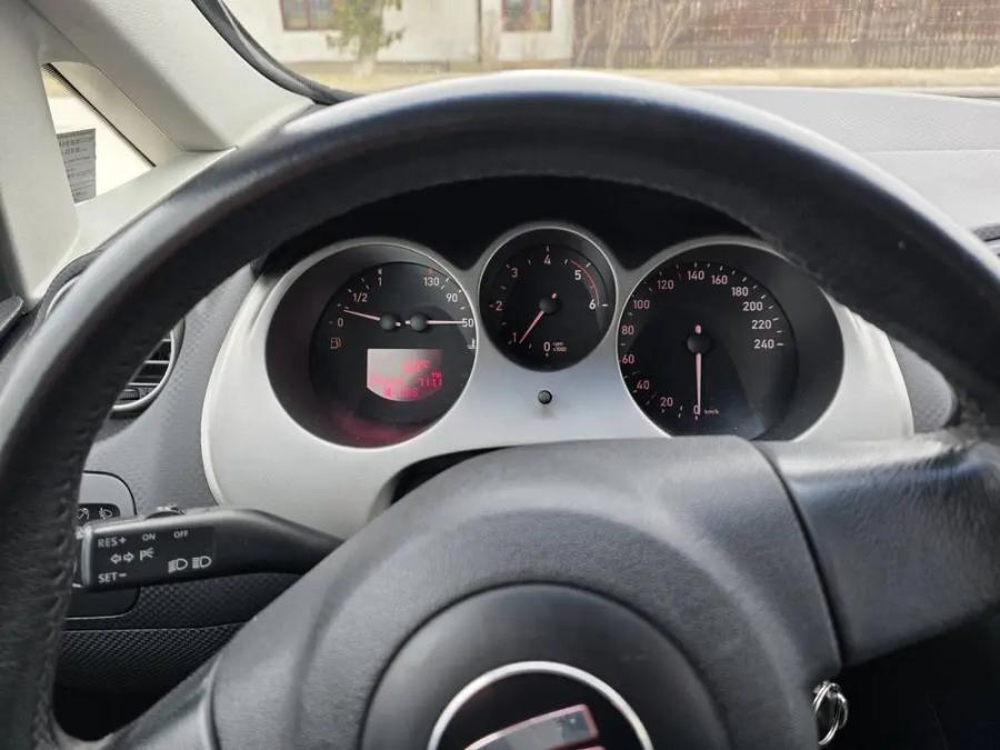 Pelēks SEAT Toledo 2004 Ventspils, ar dzinēja tilpumu 2.00 L un nobraukumu 229 tūkst. km par 1500 €, foto 12 vietnē AUTOMOTO.COM.LV