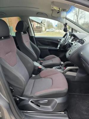 Pelēks SEAT Toledo 2004 Ventspils, ar dzinēja tilpumu 2.00 L un nobraukumu 229 tūkst. km par 1500 €, foto 15 vietnē AUTOMOTO.COM.LV