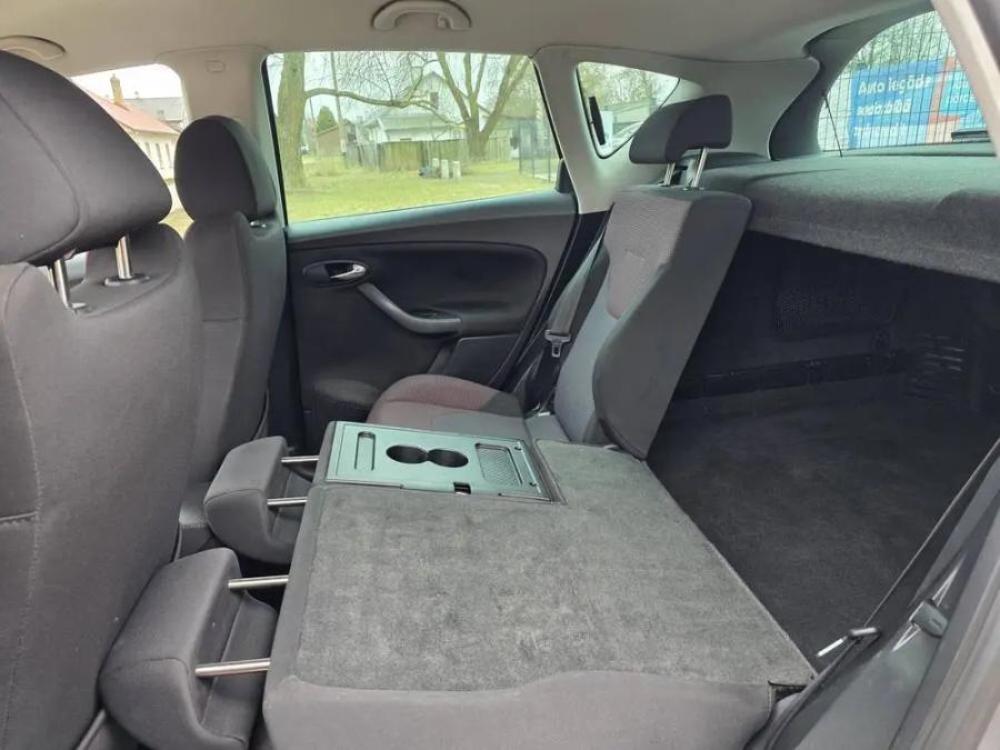 Pelēks SEAT Toledo 2004 Ventspils, ar dzinēja tilpumu 2.00 L un nobraukumu 229 tūkst. km par 1500 €, foto 19 vietnē AUTOMOTO.COM.LV