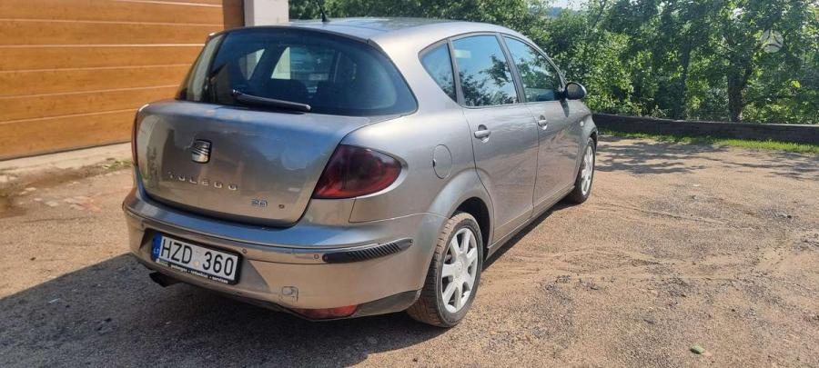 Grey SEAT Toledo 2004 in Vilnius, with an engine capacity of 1.97 L and mileage of 350 thousand km for 800 €, photo 5 on AUTOMOTO.COM.LV