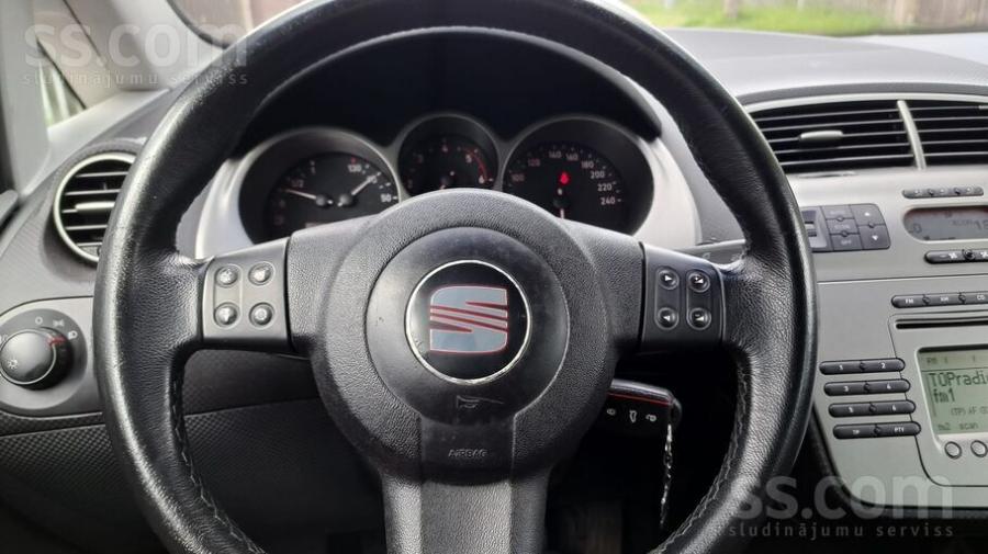 Grey SEAT Toledo 2005 in Jekabpils, with an engine capacity of 2.00 L and mileage of 255 thousand km for 1500 €, photo 11 on AUTOMOTO.COM.LV