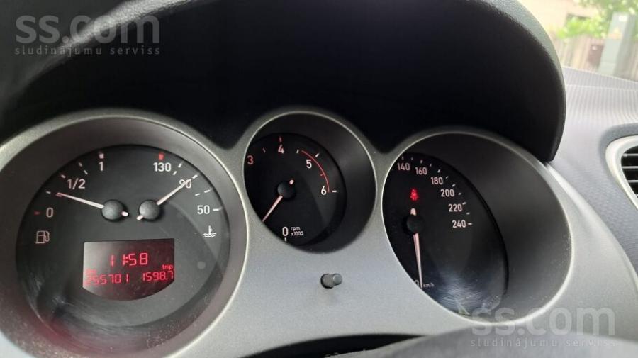 Grey SEAT Toledo 2005 in Jekabpils, with an engine capacity of 2.00 L and mileage of 255 thousand km for 1500 €, photo 12 on AUTOMOTO.COM.LV