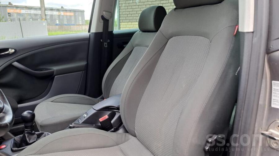 Grey SEAT Toledo 2005 in Jekabpils, with an engine capacity of 2.00 L and mileage of 255 thousand km for 1500 €, photo 16 on AUTOMOTO.COM.LV