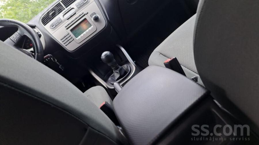 Grey SEAT Toledo 2005 in Jekabpils, with an engine capacity of 2.00 L and mileage of 255 thousand km for 1500 €, photo 17 on AUTOMOTO.COM.LV