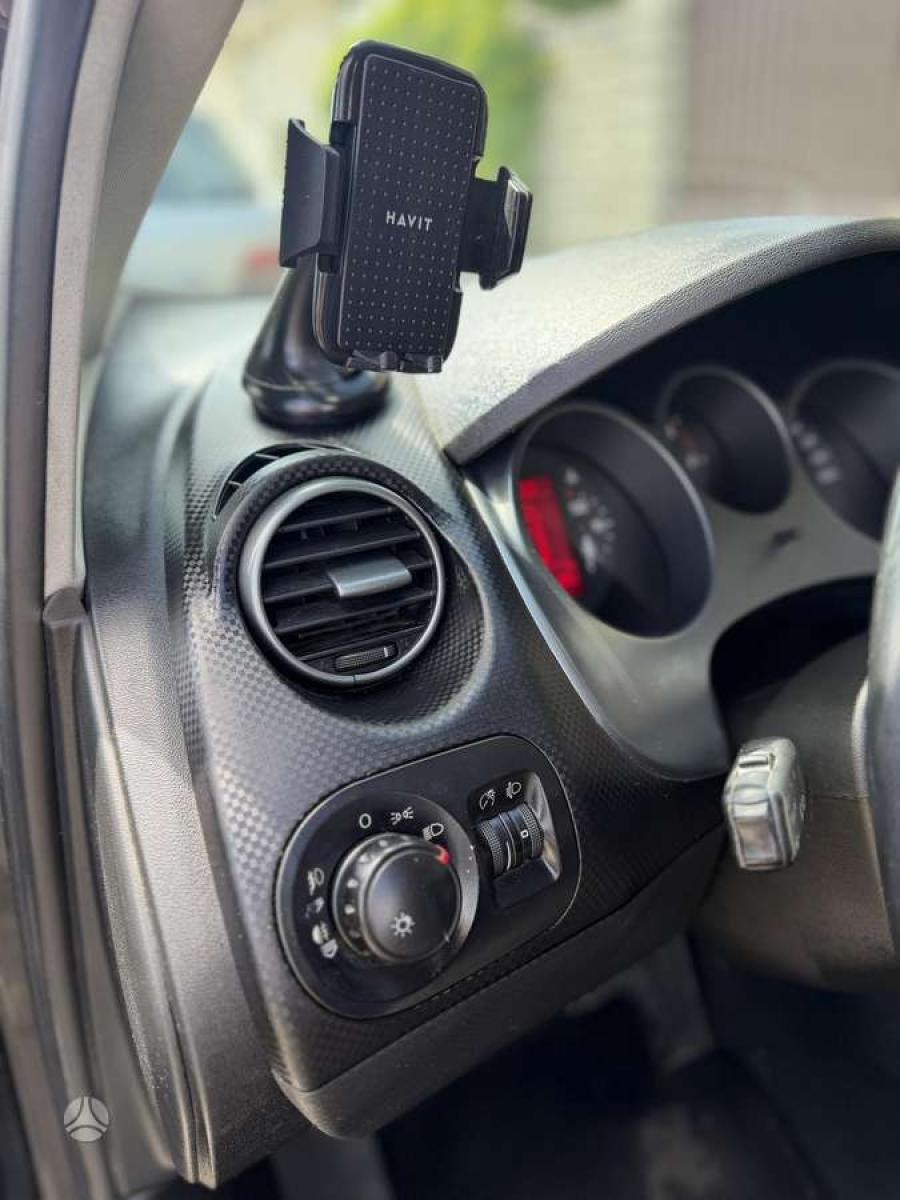 Pelēks SEAT Toledo 2005 Kauņa, ar dzinēja tilpumu 1.97 L un nobraukumu 278 tūkst. km par 999 €, foto 17 vietnē AUTOMOTO.COM.LV