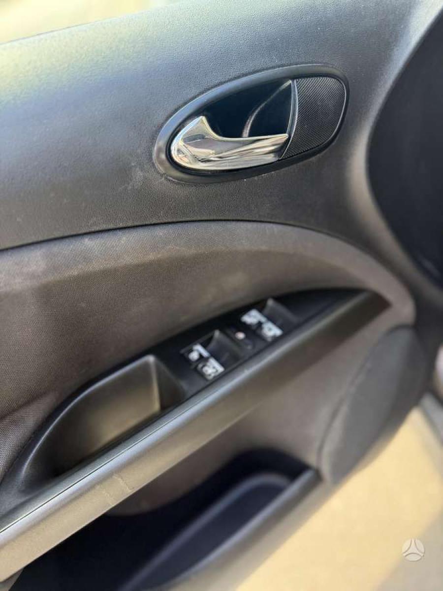 Pelēks SEAT Toledo 2005 Kauņa, ar dzinēja tilpumu 1.97 L un nobraukumu 278 tūkst. km par 999 €, foto 18 vietnē AUTOMOTO.COM.LV