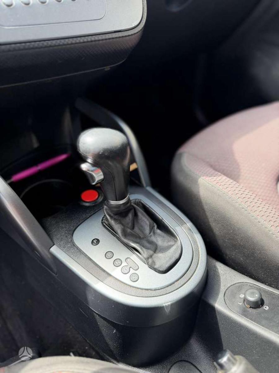 Pelēks SEAT Toledo 2005 Kauņa, ar dzinēja tilpumu 1.97 L un nobraukumu 278 tūkst. km par 999 €, foto 24 vietnē AUTOMOTO.COM.LV