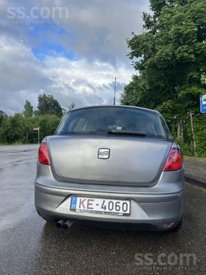 Pelēks SEAT Toledo 2005 Preiļi, ar dzinēja tilpumu 1.90 L un nobraukumu 394 tūkst. km par 1150 €, foto 4 vietnē AUTOMOTO.COM.LV