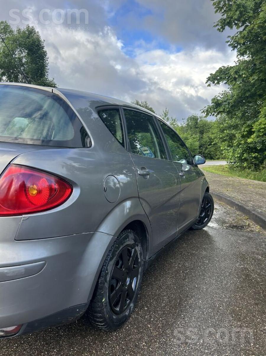 Pelēks SEAT Toledo 2005 Preiļi, ar dzinēja tilpumu 1.90 L un nobraukumu 394 tūkst. km par 1150 €, foto 5 vietnē AUTOMOTO.COM.LV