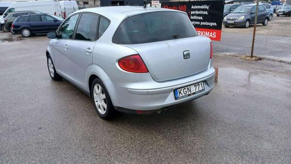 Pelēks SEAT Toledo 2005 Plungė, ar dzinēja tilpumu 2.00 L un nobraukumu 303 tūkst. km par 1350 €, foto 2 vietnē AUTOMOTO.COM.LV