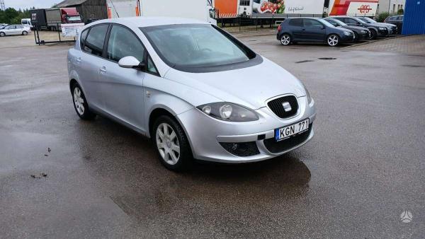 Pelēks SEAT Toledo 2005 Plungė, ar dzinēja tilpumu 2.00 L un nobraukumu 303 tūkst. km par 1350 €, foto 3 vietnē AUTOMOTO.COM.LV