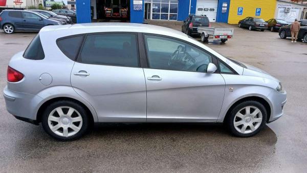 Pelēks SEAT Toledo 2005 Plungė, ar dzinēja tilpumu 2.00 L un nobraukumu 303 tūkst. km par 1350 €, foto 7 vietnē AUTOMOTO.COM.LV