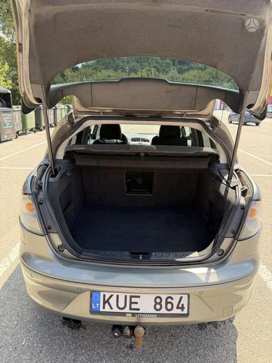 Pelēks SEAT Toledo 2005 Viļņa, ar dzinēja tilpumu 1.90 L un nobraukumu 280 tūkst. km par 1050 €, foto 9 vietnē AUTOMOTO.COM.LV