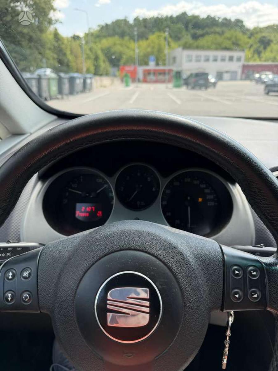 Pelēks SEAT Toledo 2005 Viļņa, ar dzinēja tilpumu 1.90 L un nobraukumu 280 tūkst. km par 1050 €, foto 10 vietnē AUTOMOTO.COM.LV