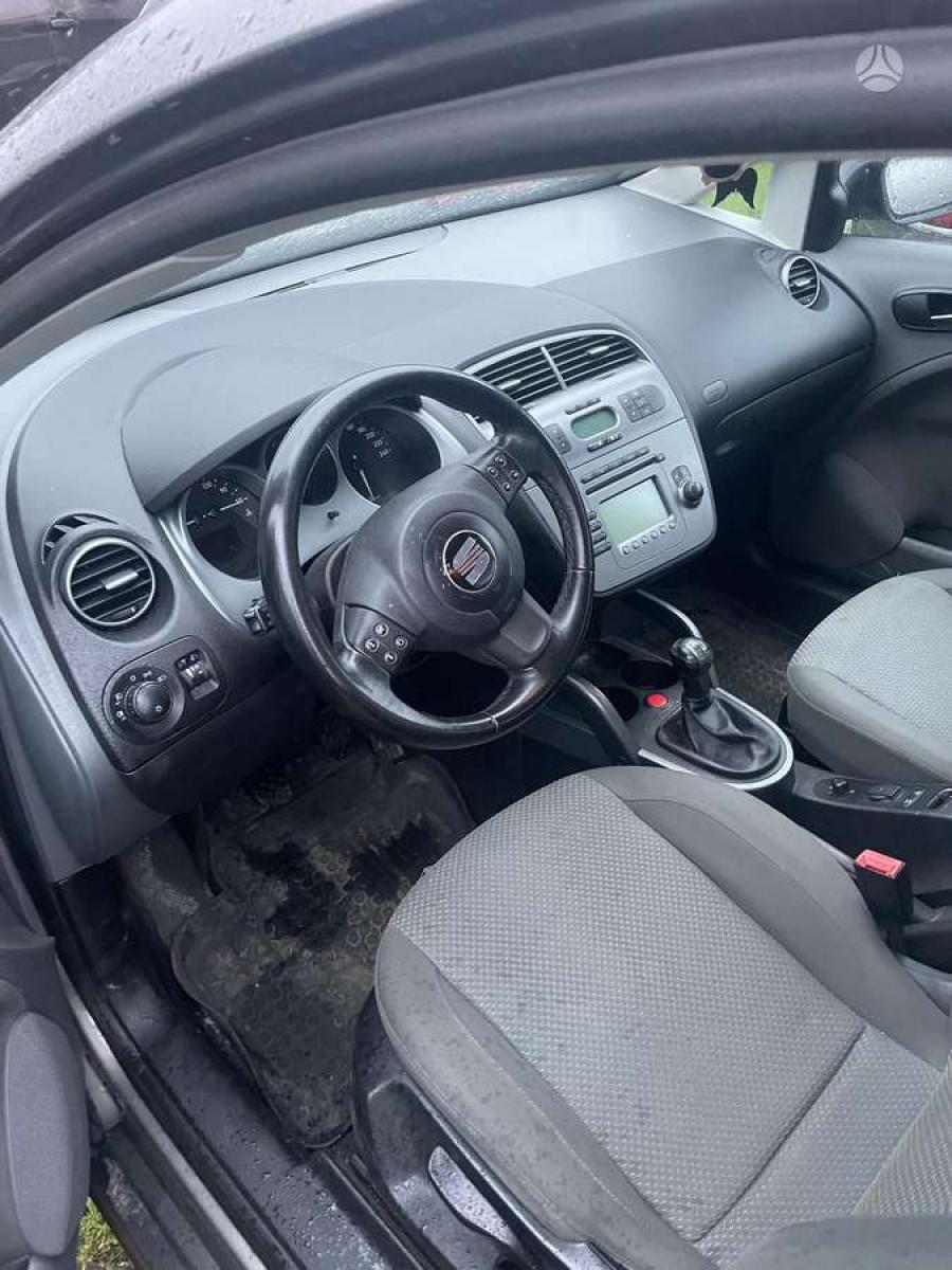 Pelēks SEAT Toledo 2006 Tauragė, ar dzinēja tilpumu 1.97 L un nobraukumu 277 tūkst. km par 1499 €, foto 12 vietnē AUTOMOTO.COM.LV