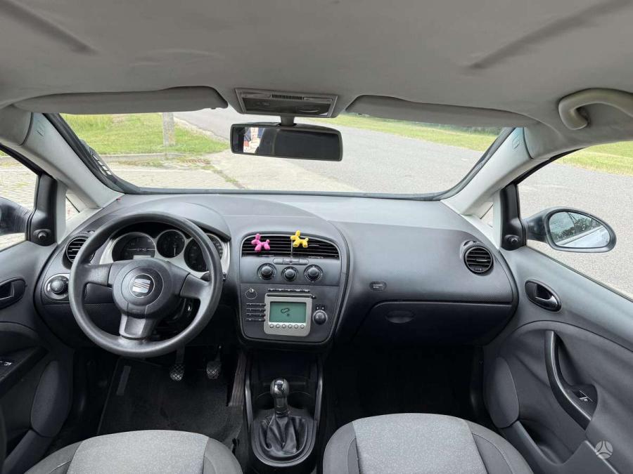 Grey SEAT Toledo 2006 in Rokiskis, with an engine capacity of 1.90 L and mileage of 340 thousand km for 950 €, photo 8 on AUTOMOTO.COM.LV
