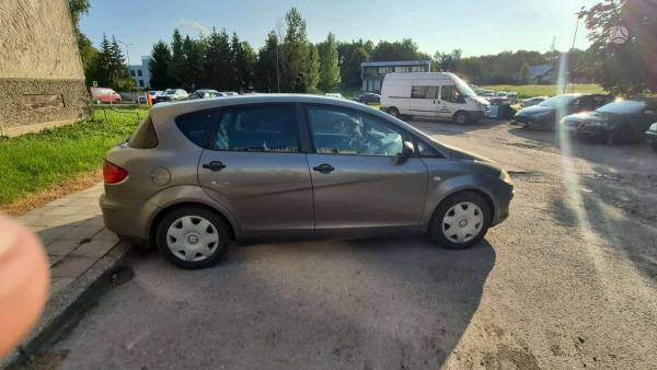 Pelēks SEAT Toledo 2008 Kauņa, ar dzinēja tilpumu 1.90 L un nobraukumu 300 tūkst. km par 1100 €, foto 2 vietnē AUTOMOTO.COM.LV