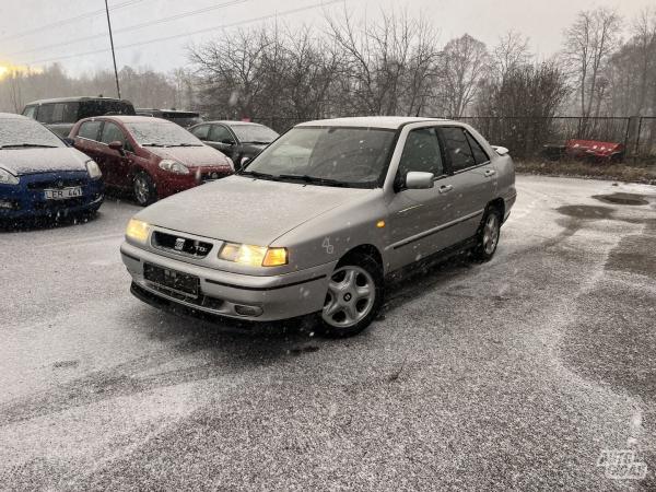 Pelēks SEAT Toledo 1999 Šauļi, ar dzinēja tilpumu 1.90 L un nobraukumu 386 tūkst. km par 749 €, foto 2 vietnē AUTOMOTO.COM.LV