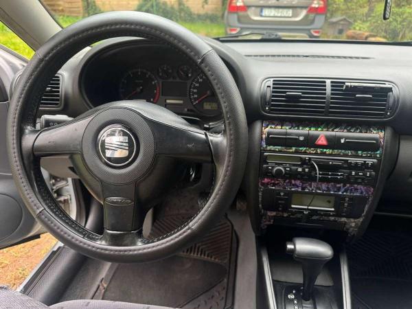 Pelēks SEAT Toledo 2000 Viļņa, ar dzinēja tilpumu 1.78 L un nobraukumu 228 tūkst. km par 440 €, foto 1 vietnē AUTOMOTO.COM.LV