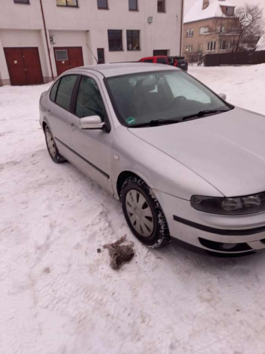 Pelēks SEAT Toledo 2000 Kauņa, ar dzinēja tilpumu 1.60 L un nobraukumu 136 tūkst. km par 1400 €, foto 3 vietnē AUTOMOTO.COM.LV