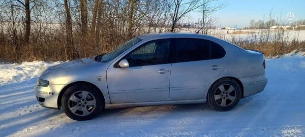 Pelēks SEAT Toledo 2001 Utena, ar dzinēja tilpumu 2.30 L un nobraukumu 342 tūkst. km par 1000 €, foto 3 vietnē AUTOMOTO.COM.LV
