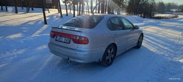 Pelēks SEAT Toledo 2001 Utena, ar dzinēja tilpumu 2.30 L un nobraukumu 342 tūkst. km par 1000 €, foto 5 vietnē AUTOMOTO.COM.LV