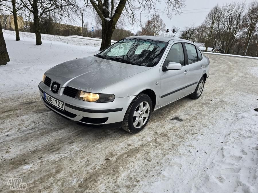 Grey SEAT Toledo 2001 in Radviliskis, with an engine capacity of 1.60 L and mileage of 254 thousand km for 995 €, photo 2 on AUTOMOTO.COM.LV