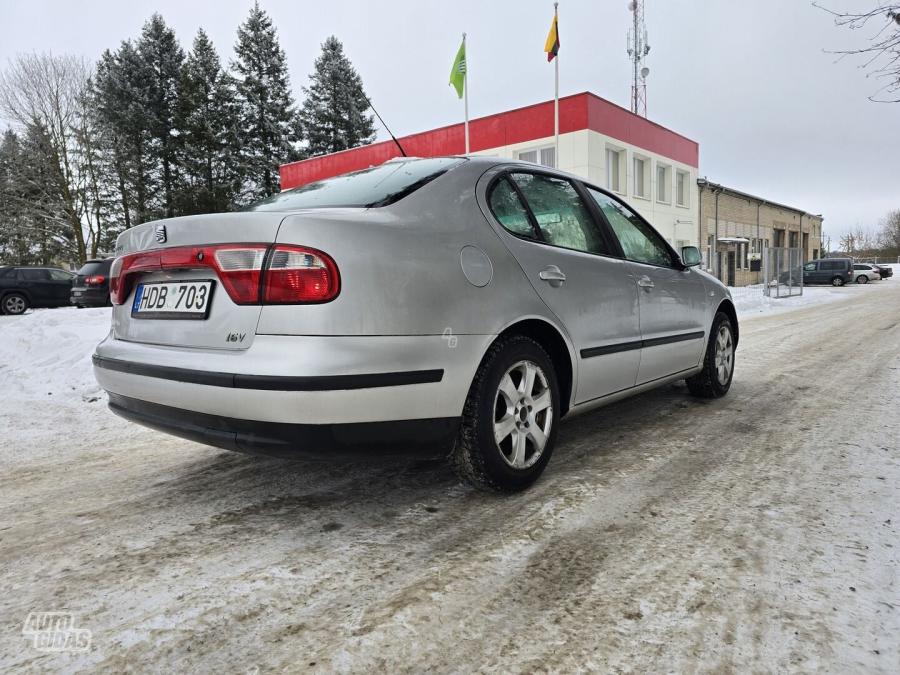 Grey SEAT Toledo 2001 in Radviliskis, with an engine capacity of 1.60 L and mileage of 254 thousand km for 995 €, photo 8 on AUTOMOTO.COM.LV