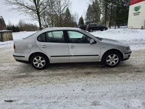 Grey SEAT Toledo 2001 in Radviliskis, with an engine capacity of 1.60 L and mileage of 254 thousand km for 995 €, photo 11 on AUTOMOTO.COM.LV