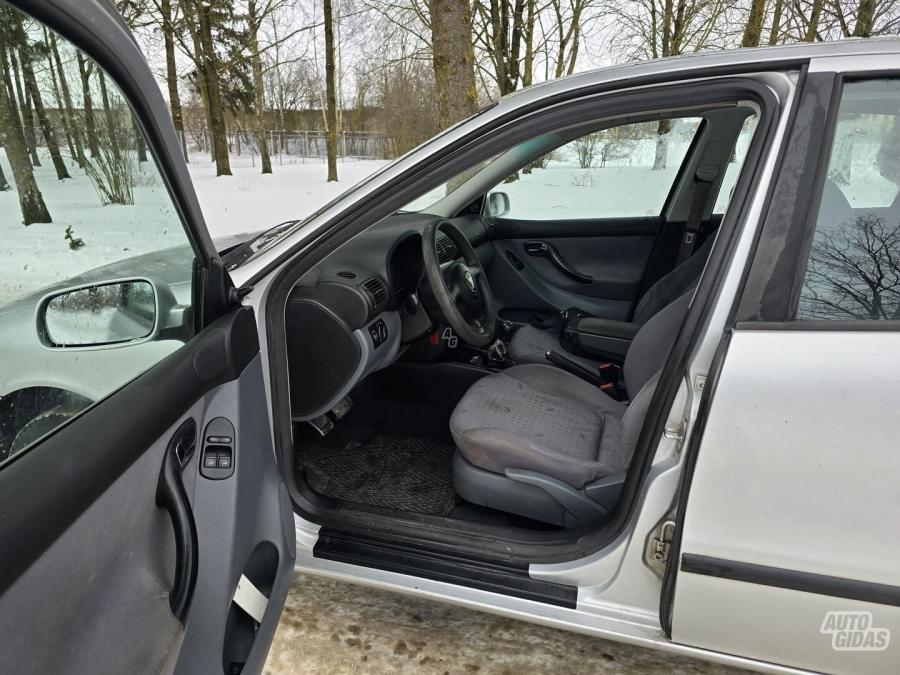 Grey SEAT Toledo 2001 in Radviliskis, with an engine capacity of 1.60 L and mileage of 254 thousand km for 995 €, photo 13 on AUTOMOTO.COM.LV