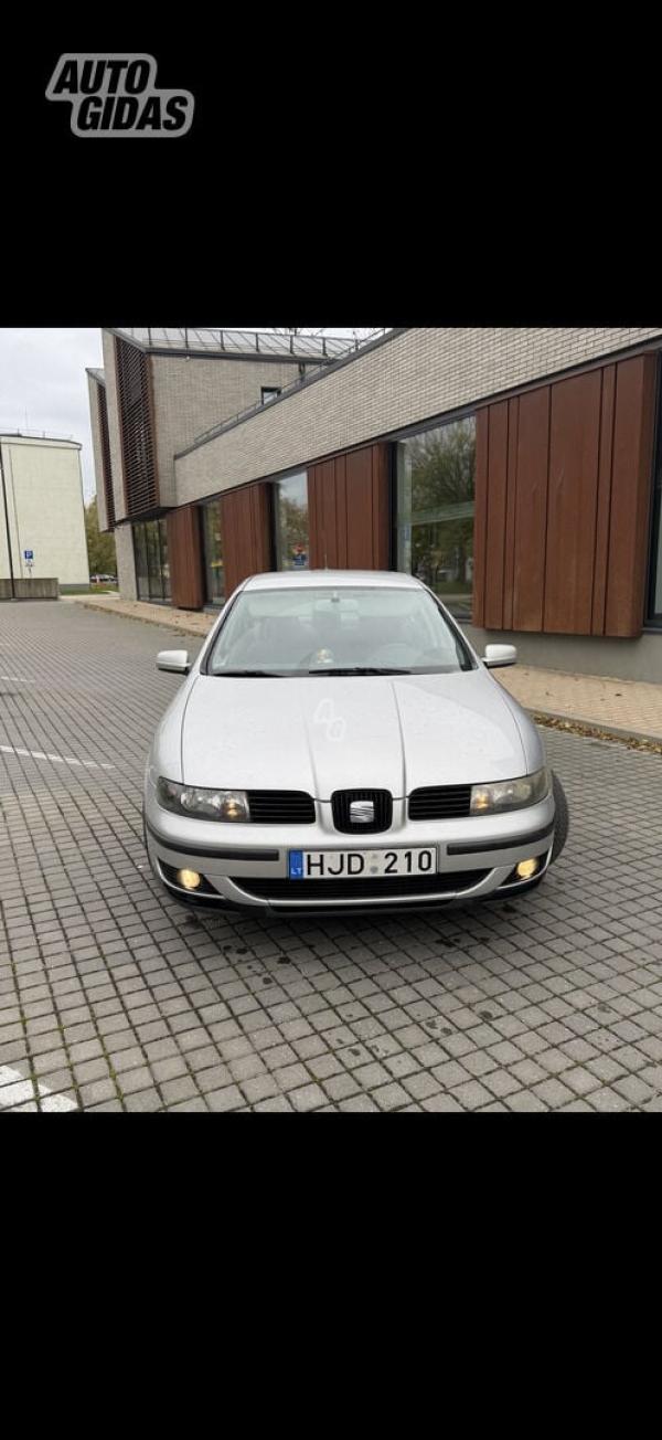 Pelēks SEAT Toledo 2001 Ukmergė, ar dzinēja tilpumu 1.90 L un nobraukumu 328 tūkst. km par 1450 €, foto 4 vietnē AUTOMOTO.COM.LV