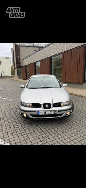Pelēks SEAT Toledo 2001 Ukmergė, ar dzinēja tilpumu 1.90 L un nobraukumu 328 tūkst. km par 1450 €, foto 4 vietnē AUTOMOTO.COM.LV
