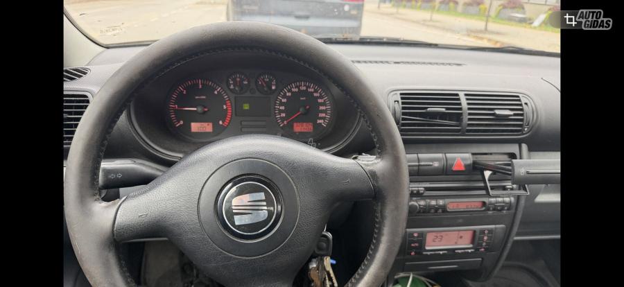 Pelēks SEAT Toledo 2001 Ukmergė, ar dzinēja tilpumu 1.90 L un nobraukumu 328 tūkst. km par 1450 €, foto 15 vietnē AUTOMOTO.COM.LV