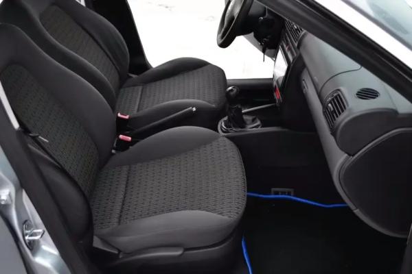 Pelēks SEAT Toledo 2002 Jēkabpils, ar dzinēja tilpumu 1.90 L un nobraukumu 285 tūkst. km par 2600 €, foto 9 vietnē AUTOMOTO.COM.LV