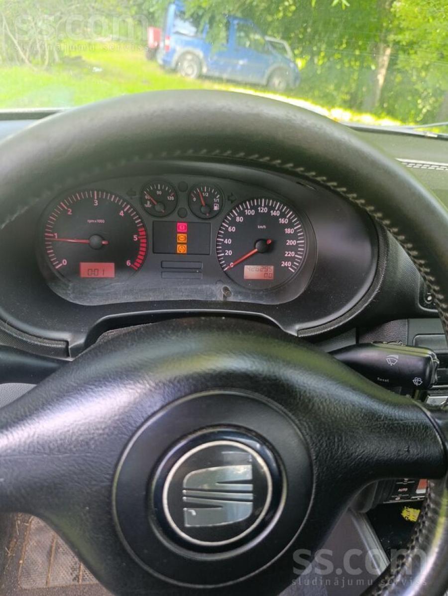 Grey SEAT Toledo 2002 in Cesis, with an engine capacity of 1.90 L and mileage of 426 thousand km for 1200 €, photo 8 on AUTOMOTO.COM.LV