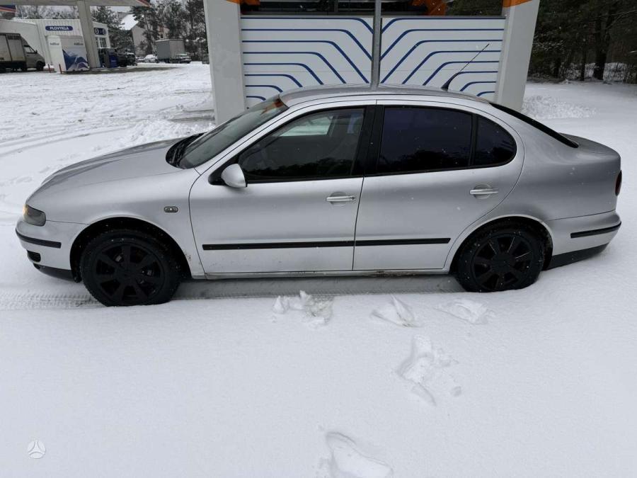 Pelēks SEAT Toledo 2003 Varėna, ar dzinēja tilpumu 1.90 L un nobraukumu 369 tūkst. km par 450 €, foto 1 vietnē AUTOMOTO.COM.LV