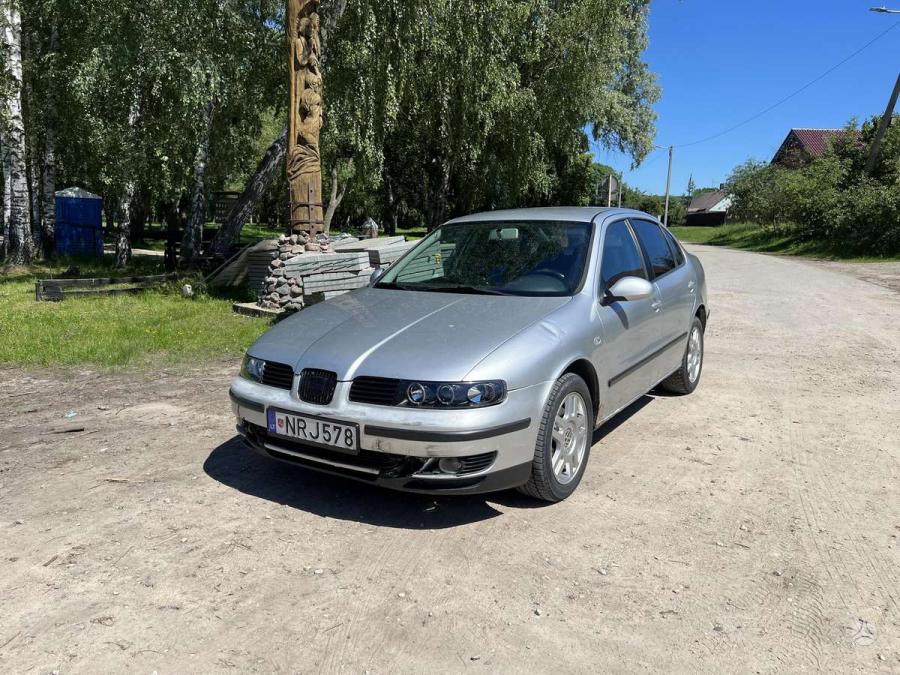 Pelēks SEAT Toledo 2004 Marijampole, ar dzinēja tilpumu 1.90 L un nobraukumu 380 tūkst. km par 800 €, foto 1 vietnē AUTOMOTO.COM.LV
