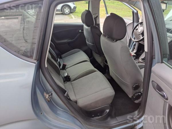 Pelēks SEAT Toledo 2005 Rīga, ar dzinēja tilpumu 1.90 L un nobraukumu 374 tūkst. km par 1250 €, foto 1 vietnē AUTOMOTO.COM.LV
