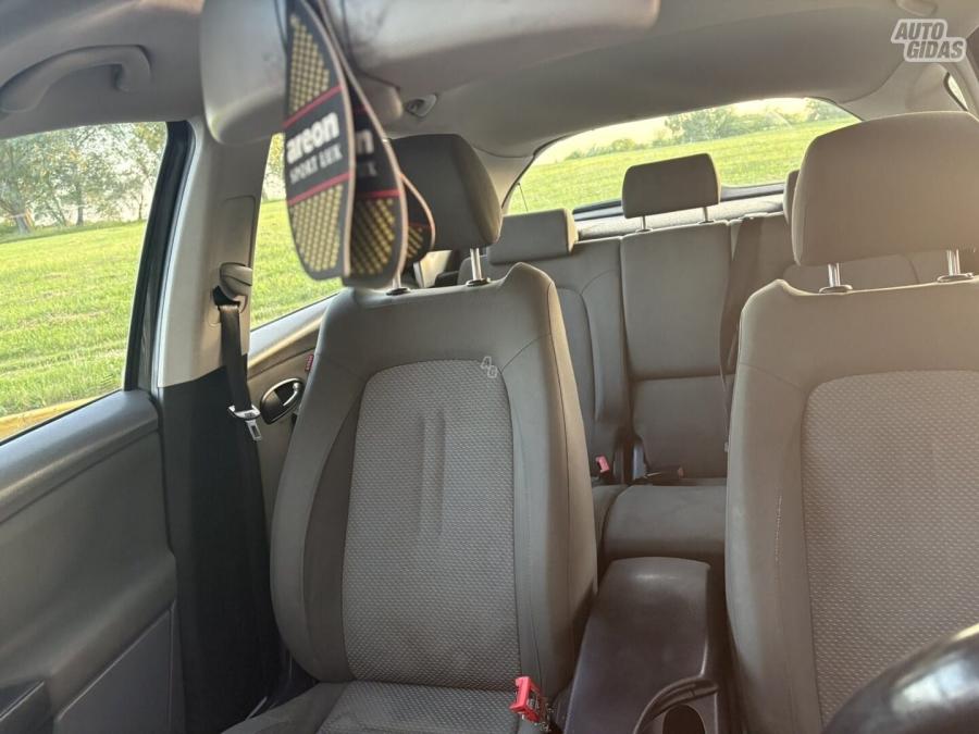 SEAT Toledo 2005 in Kelme, with an engine capacity of 2.00 L and mileage of 361 thousand km for 770 €, photo 9 on AUTOMOTO.COM.LV
