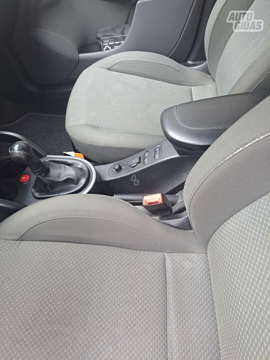 SEAT Toledo 2005 Radviliškis, ar dzinēja tilpumu 2.00 L un nobraukumu 240 tūkst. km par 1500 €, foto 6 vietnē AUTOMOTO.COM.LV