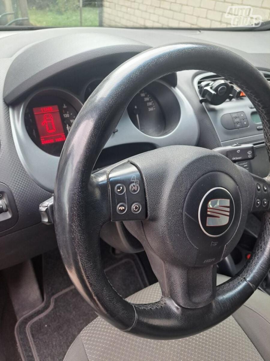 SEAT Toledo 2005 Radviliškis, ar dzinēja tilpumu 2.00 L un nobraukumu 240 tūkst. km par 1500 €, foto 9 vietnē AUTOMOTO.COM.LV