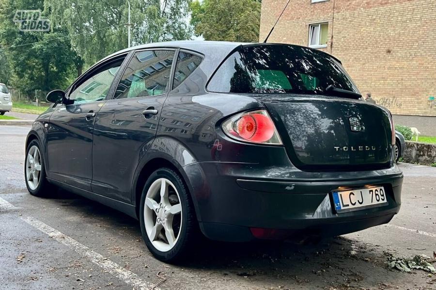 SEAT Toledo 2005 in Panevezys, with an engine capacity of 2.00 L and mileage of 227 thousand km for 1200 €, photo 5 on AUTOMOTO.COM.LV