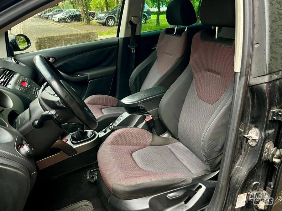 SEAT Toledo 2005 in Panevezys, with an engine capacity of 2.00 L and mileage of 227 thousand km for 1200 €, photo 11 on AUTOMOTO.COM.LV