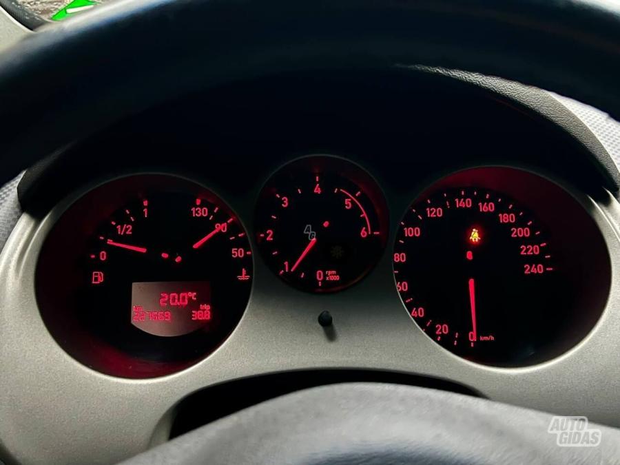 SEAT Toledo 2005 in Panevezys, with an engine capacity of 2.00 L and mileage of 227 thousand km for 1200 €, photo 13 on AUTOMOTO.COM.LV