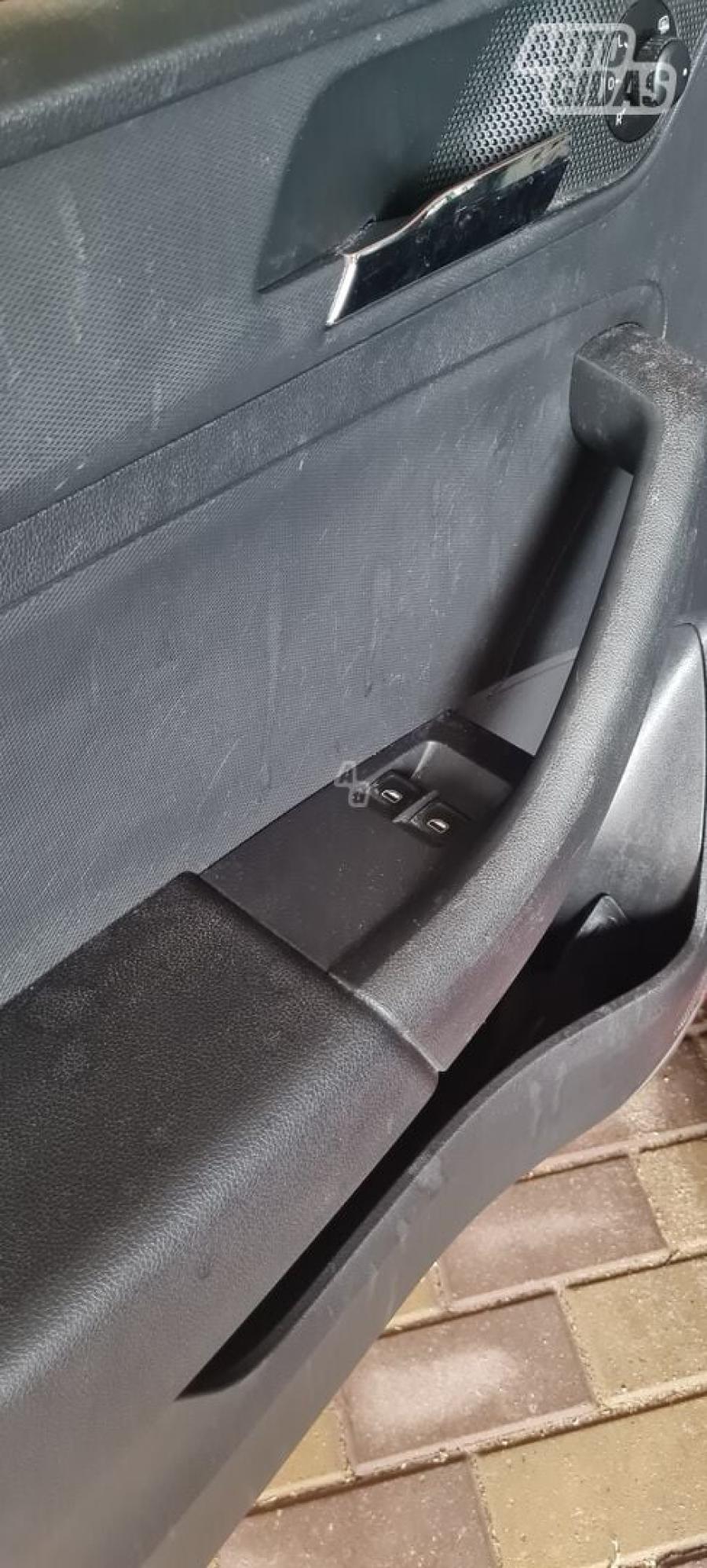 Red SEAT Toledo 2014 in Vilnius, with an engine capacity of 1.20 L and mileage of 220 thousand km for 4300 €, photo 11 on AUTOMOTO.COM.LV