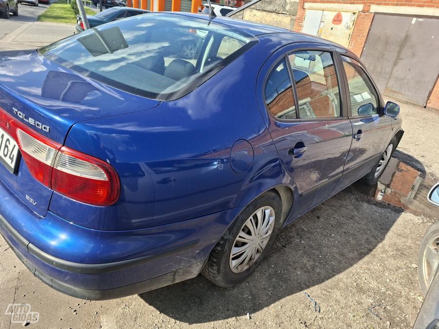 SEAT Toledo 2000 in Vilnius, with an engine capacity of 1.80 L and mileage of 290 thousand km for 400 €, photo 4 on AUTOMOTO.COM.LV